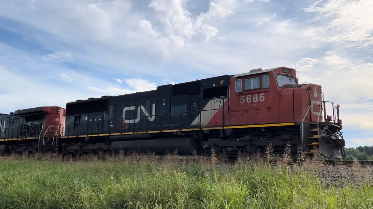 386 Canadian national hopper train 5686# Canadian national train# ...