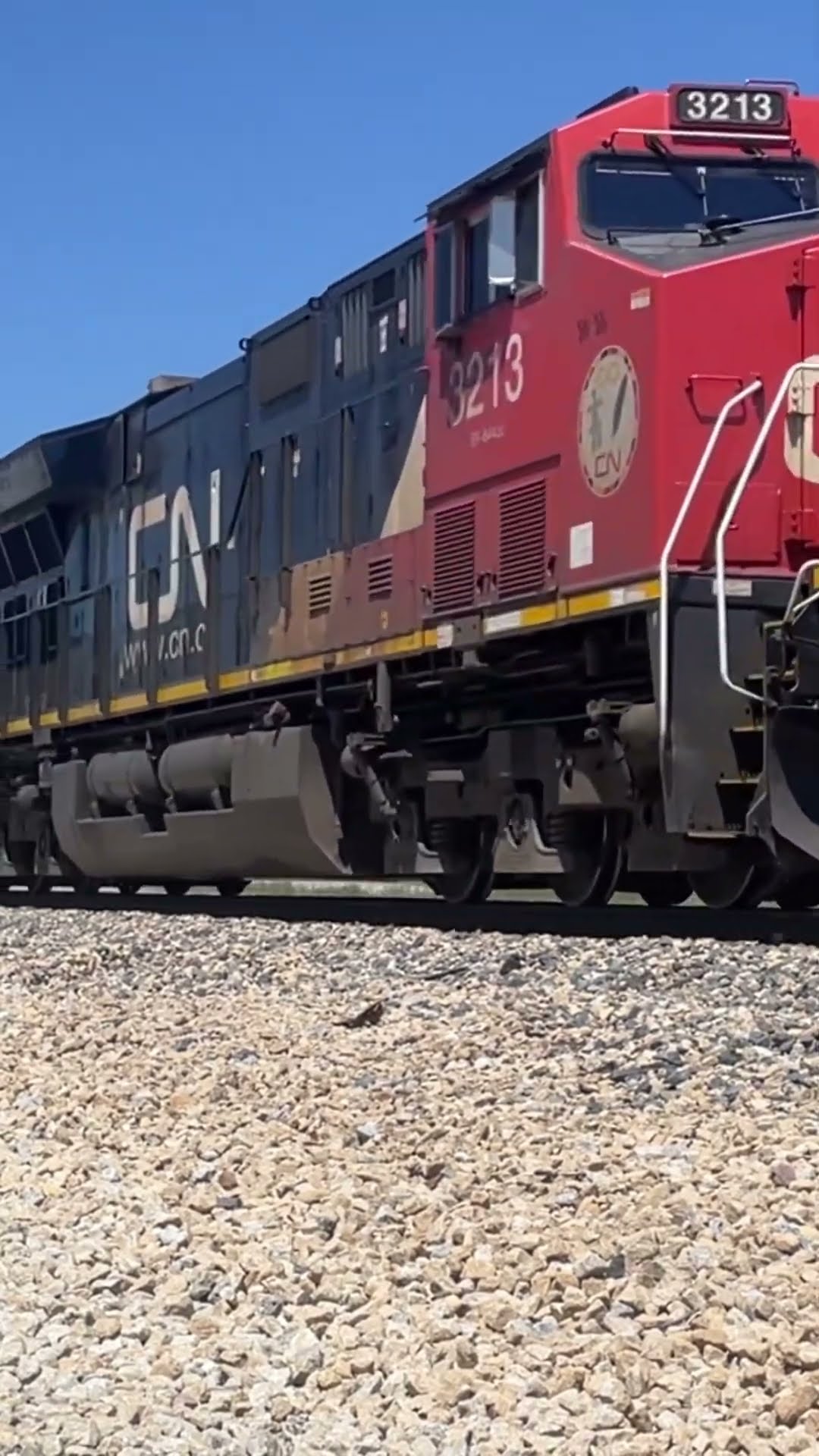 CN autorack with GT second out - YouTube