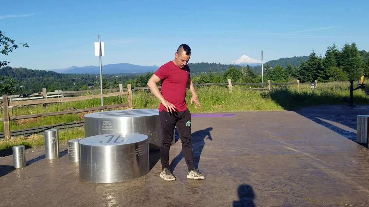 Pulsing BW Bulgarian Split Squat - YouTube