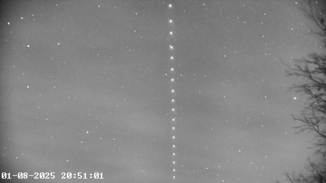 Starlink Satellites in 4K With Infrared camera and tons of Objects ...