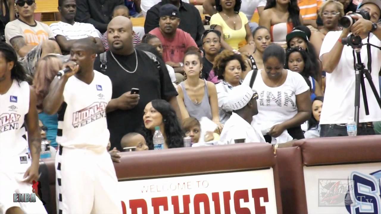 Kevin Hart acts a fool at Luda Day Celebrity game 2012 - YouTube