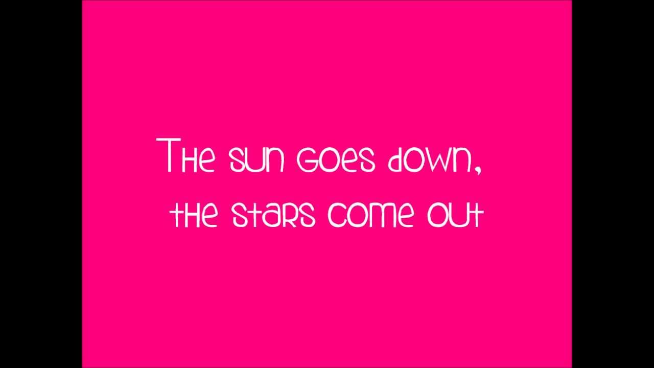 Party on the floor - Dj earworm 2011 lyrics - YouTube