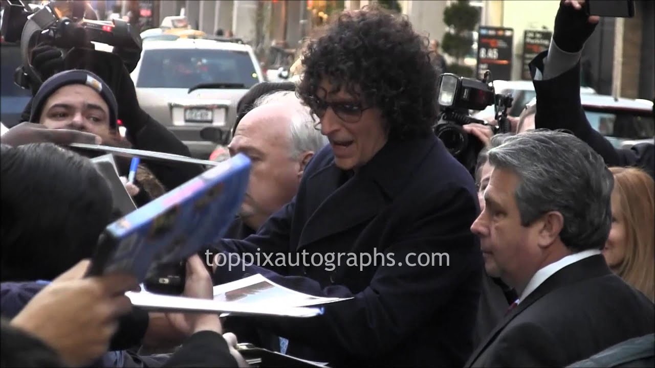 Howard Stern - Signing Autographs at the "Late Show with David ...