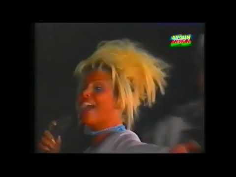 Aygün KAZIMOVA - ƏCƏB YARAŞIRIQ - Mus. Cavanşir QULİYEV, söz. İsmayıl DADAŞOV. 2002