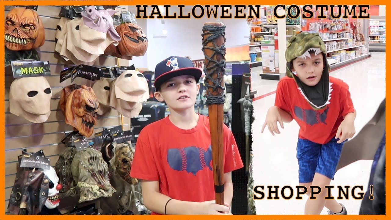 👻 SHOPPING FOR A HALLOWEEN COSTUME 🧛‍♂️ - YouTube