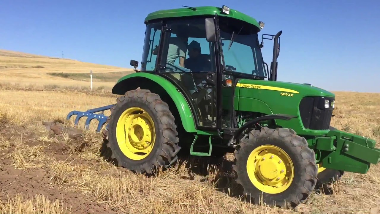 John Deere 5050e - YouTube