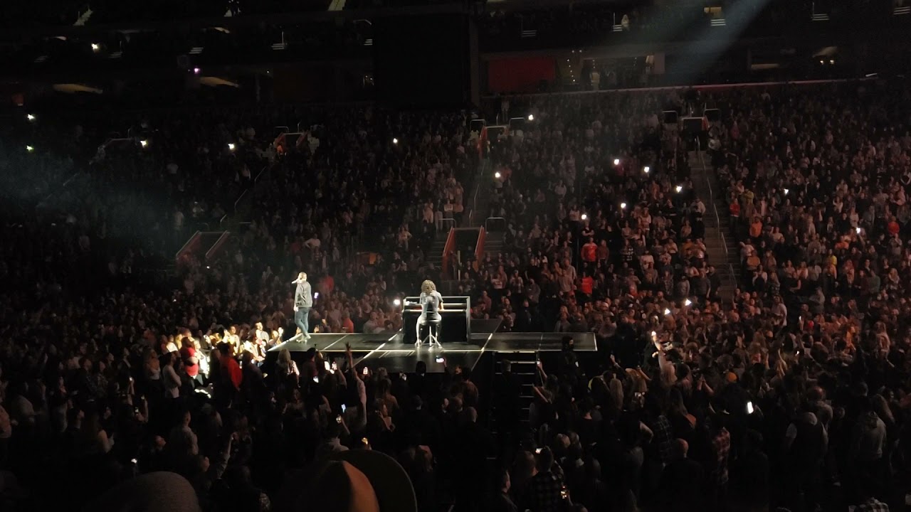 ISPGTB Dan + Shay @LCA in Detroit 12-3-2021 sing along WOAH - YouTube