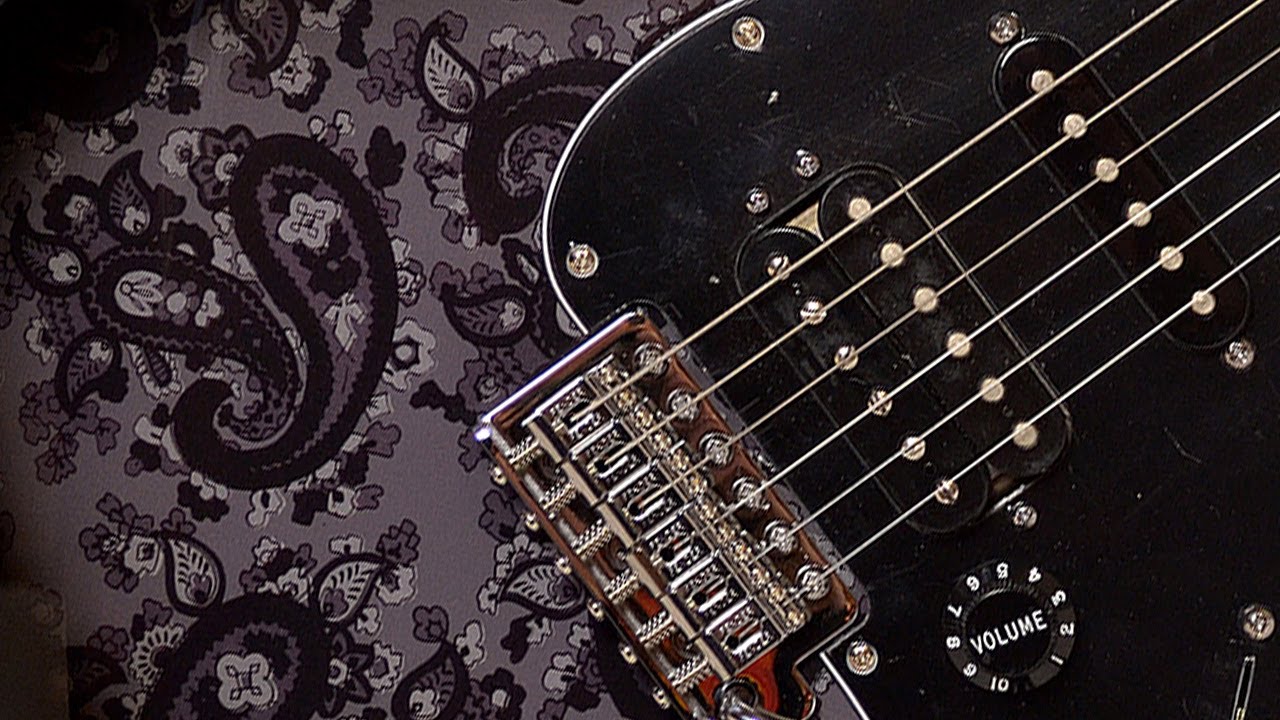 Fender Paisley HSS Strat review with Damon Chivers - YouTube