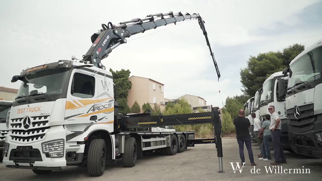 Mercedes-Benz Arocs 5 8x2/6 plateau-grue - YouTube