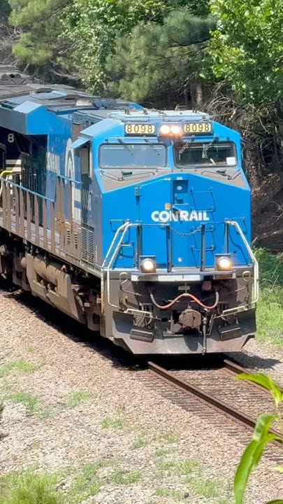 NS 272 Crawls under North Colier with 8098 (Conrail) and 1074 (Lackawanna) on the Same Train ...