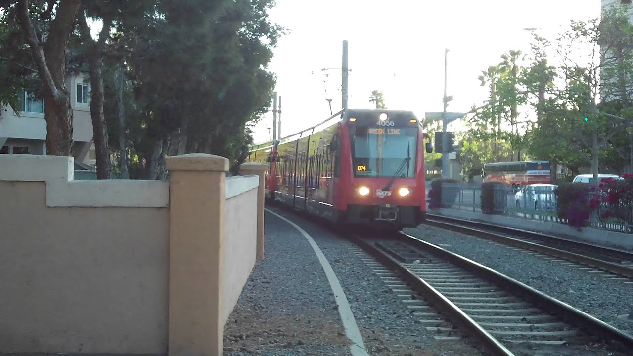 San Diego MTS Trolley Siemens S70 Custom Green Line Arriving into ...