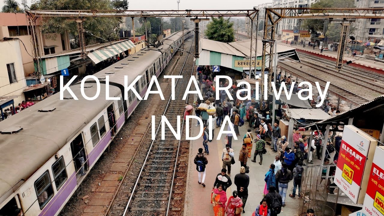 Train in Kolkata India / インドコルカタの鉄道 - YouTube