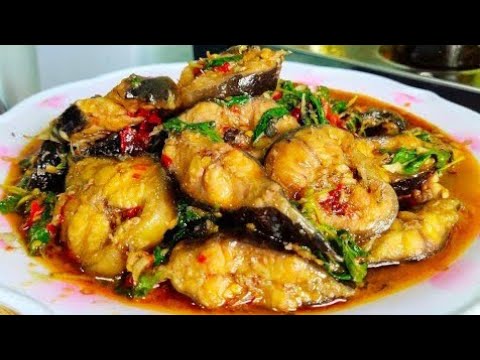 ឆាគ្រឿងត្រីអណ្ដែង| ผัดกระเพาปลาดุก|How to Fried Fish with Khmer Ingredients - Sieng Sokea ...