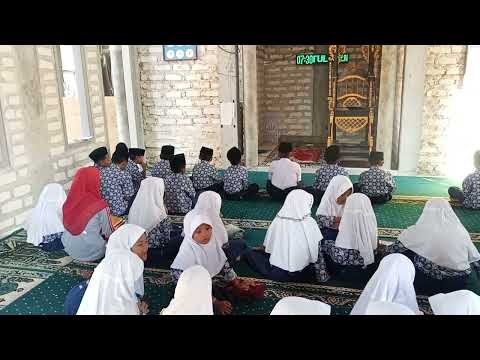 Kegiatan siswa/i sebelum masuk kelas setiap pagi 
