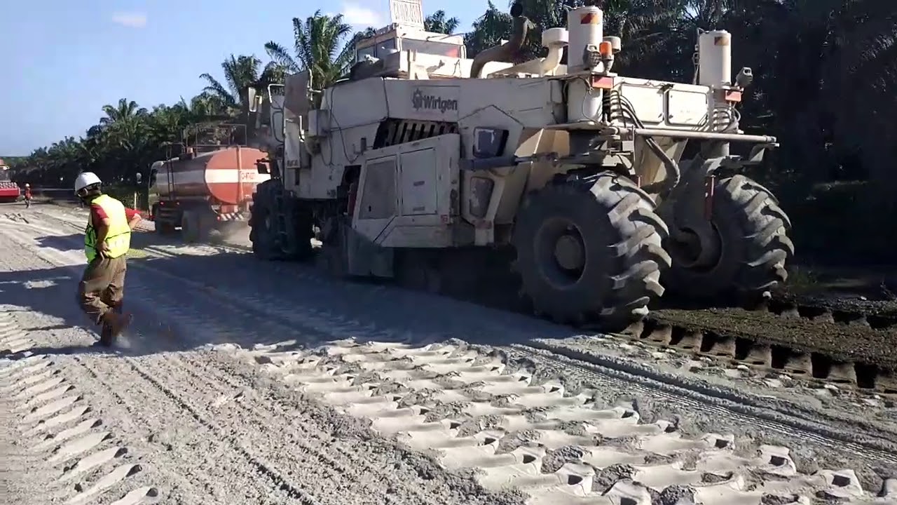 Cement Treated Base Process with Wirtgen 2500 - YouTube