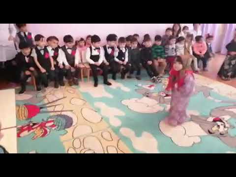 Yasemen baxcasının 8 mart tedbirinden qoca nenelerin sehnesi