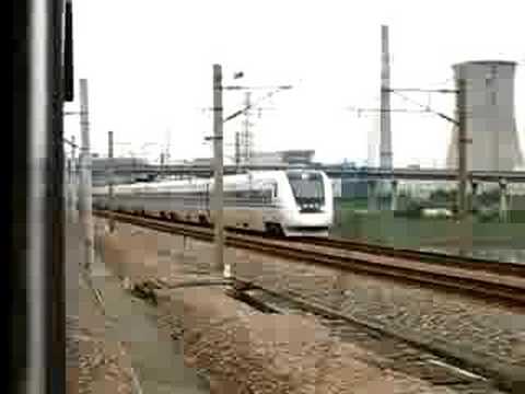 CRH1A同向並行, China High Speed train 中國高速列車 - YouTube