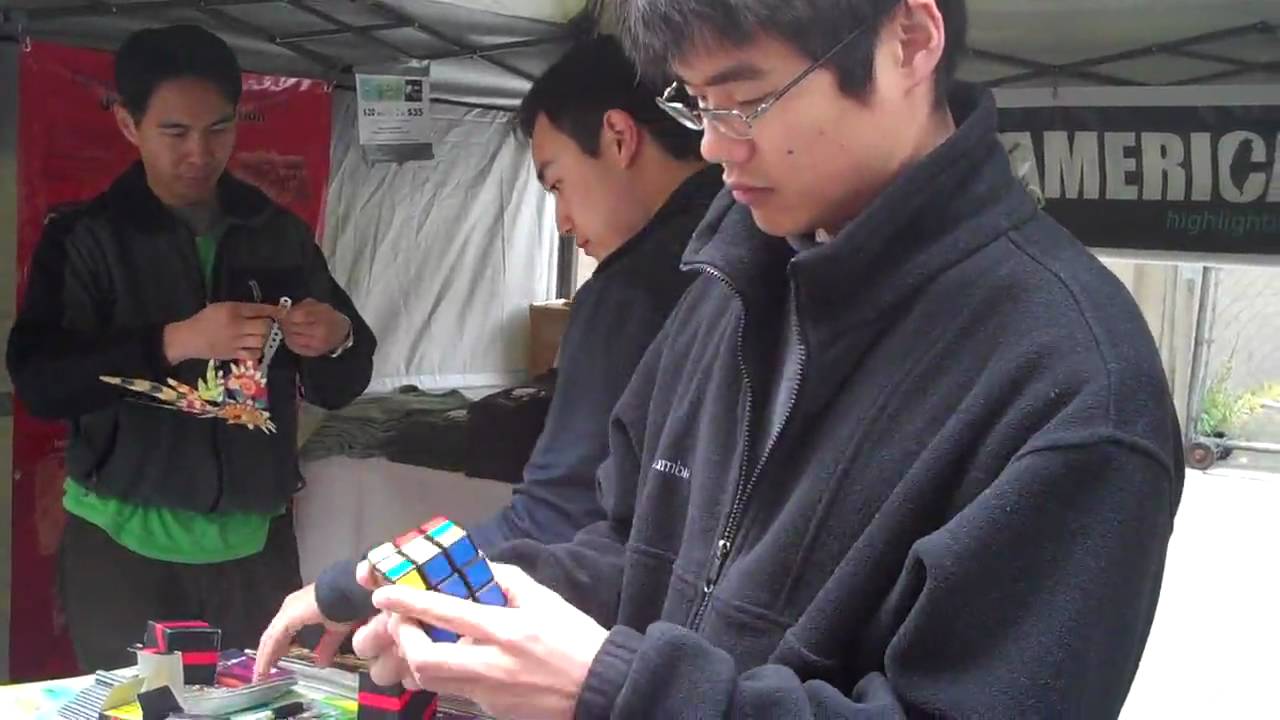 Tyson Mao solves the Rubik's Cube - YouTube