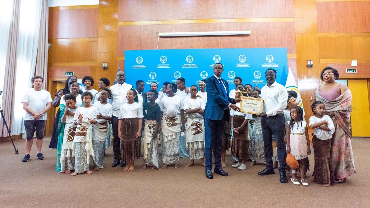 Ishuri Umuco ryo mu Bubiligi ryahize abandi ku munsi Mpuzamahanga w ...