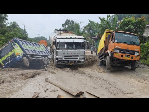Jalan Yang Paling Sulit Di Lewati || Detik Detik Truck Nyaris Terbalik