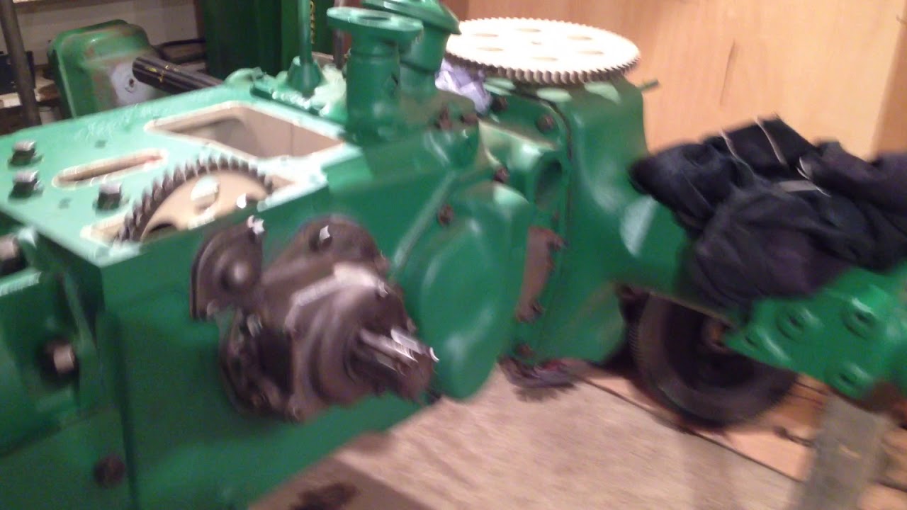 1940/41 John Deere B tractor restoration pt 53( piston installation ...