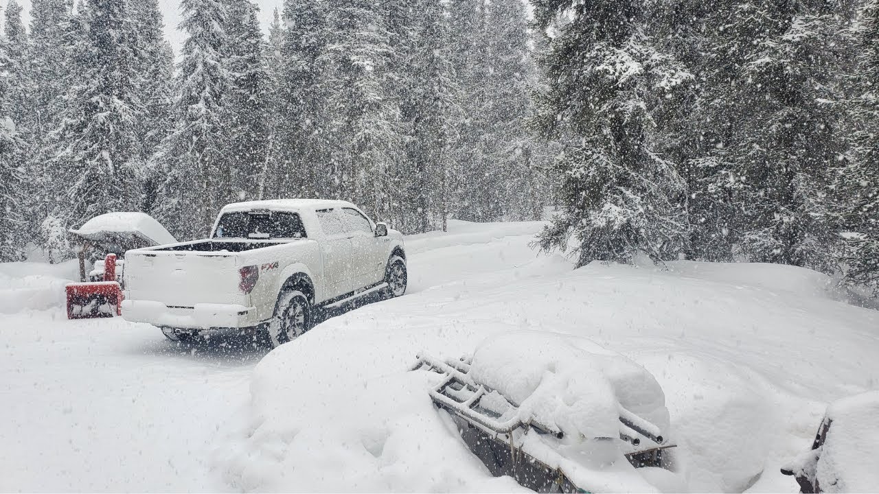 Last big snowstorm of the season at the Alaska cabin - YouTube