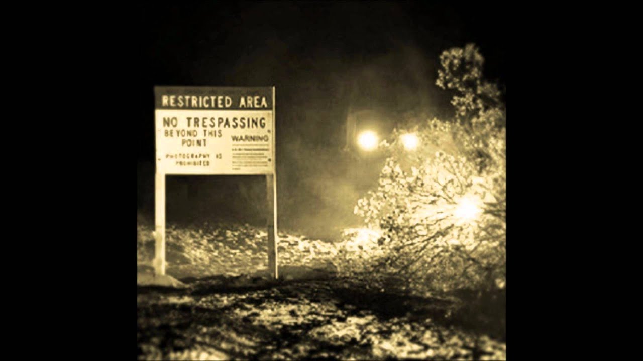 AREA 51 (FRANTIC PHONE CALL) with music composed by Adam Gauton - YouTube