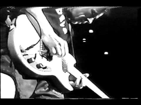 Devo live 1997 - rare version of Smart Patrol- Mr DNA - YouTube