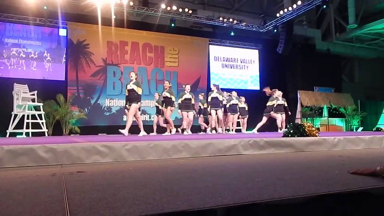 Del Val U Cheer-2015 RTB Nationals - YouTube