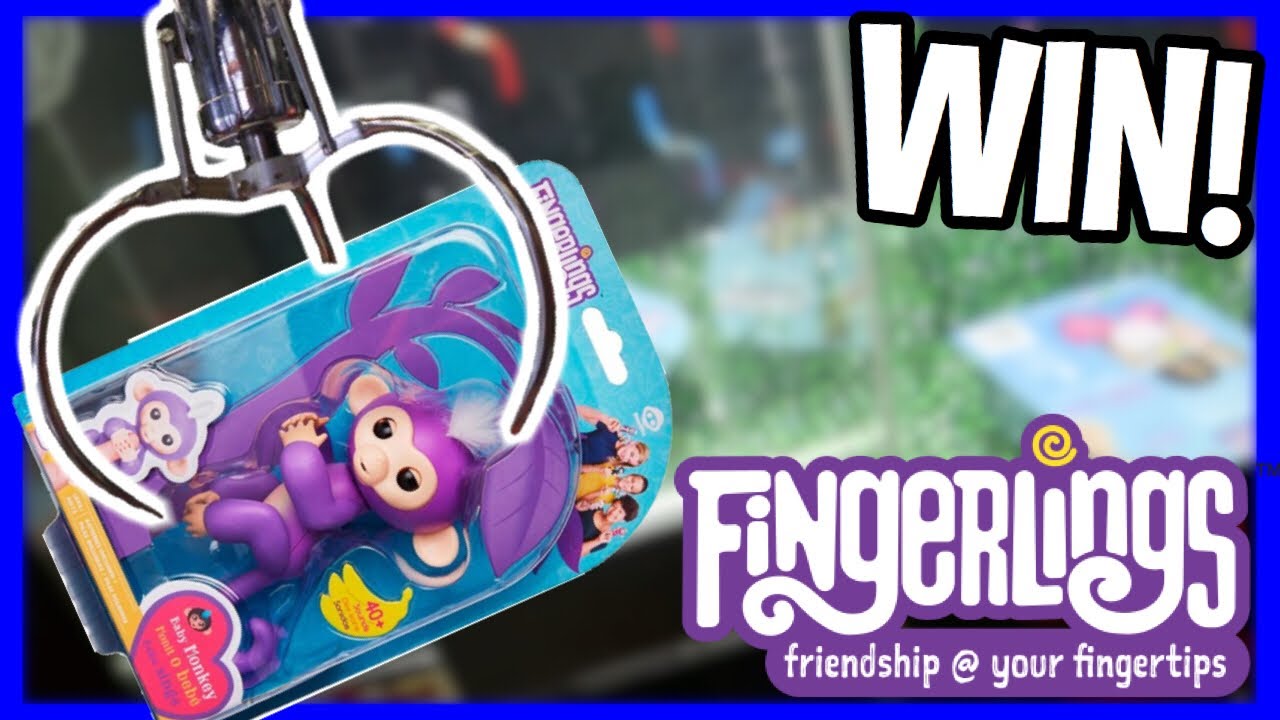 WINNING from the FINGERLINGS Claw Machine! (HOTTEST TOY REVIEW OF 2018 ...