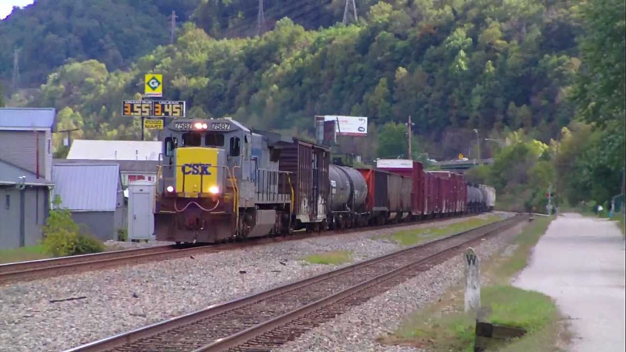 CSX 7587 IN STEALTH! leading Q303-01 on October 2nd, 2011 - YouTube