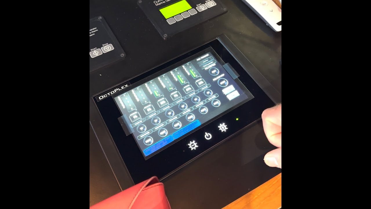 70' Willis Custom Yachts Uno Mas Octoplex Control Demonstration - YouTube