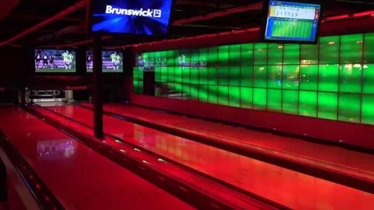 BOWLING ONBOARD THE NORWEGIAN EPIC - CRUISE 2015 - YouTube