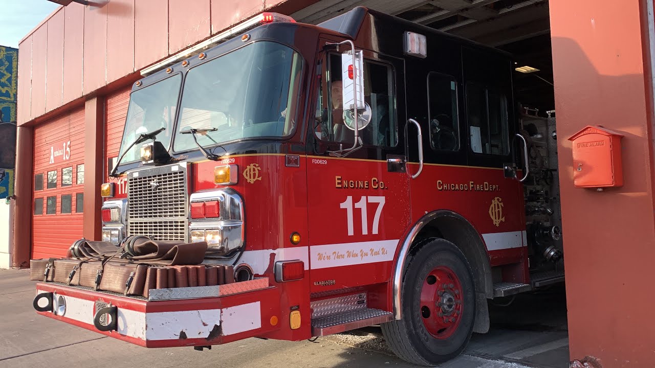 Chicago Fire Dept Engine 117 Responding - YouTube