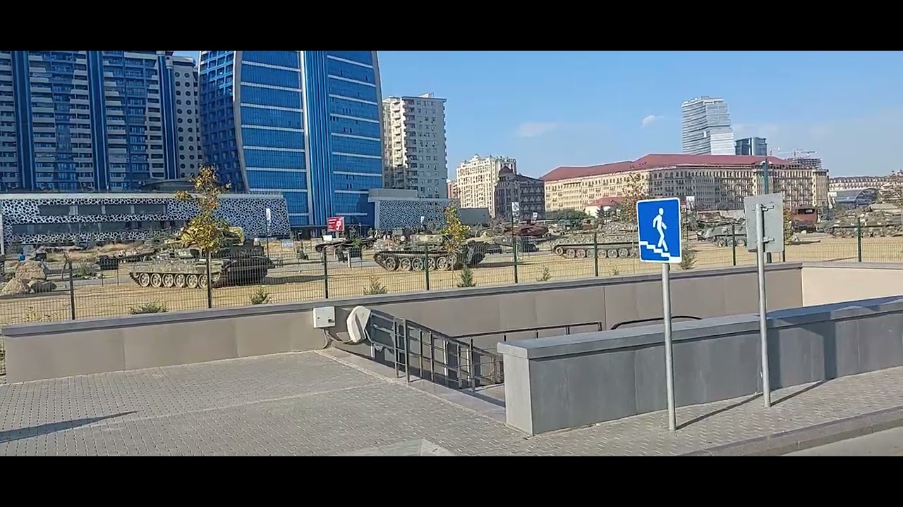 Azarbayjon baku shaxri eski xarbiy qurollar maydoni - YouTube