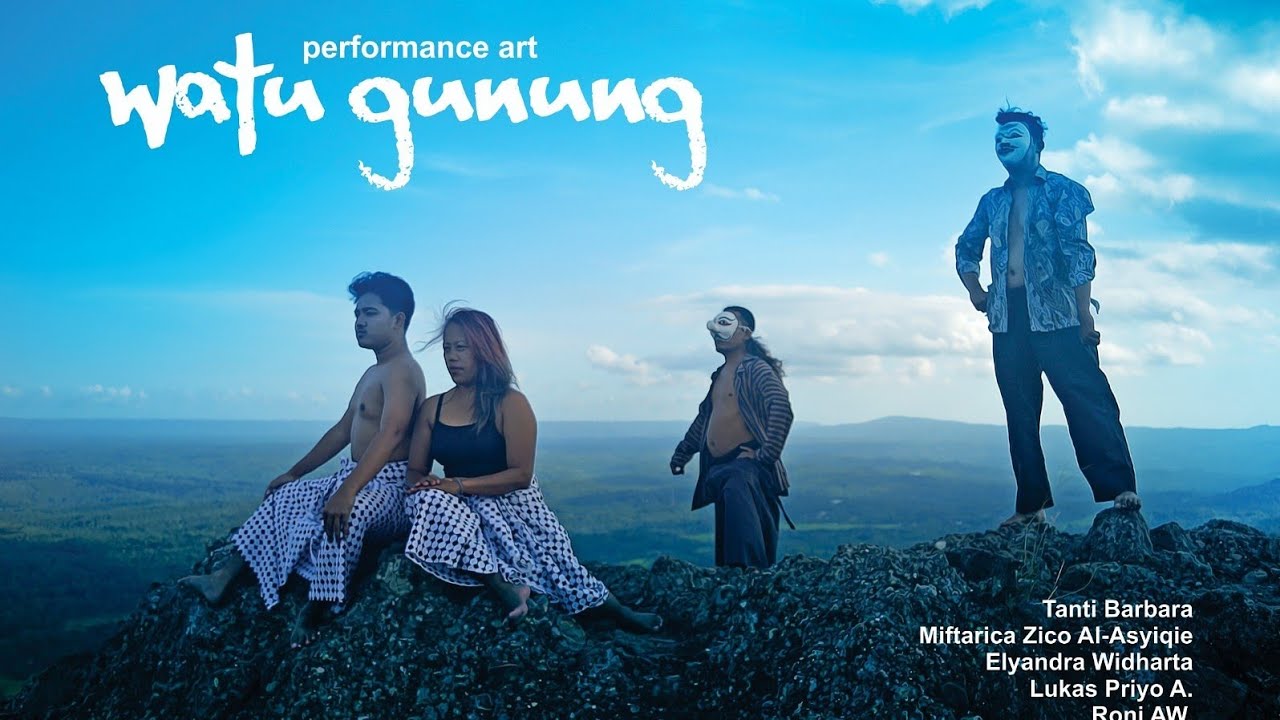 Perfomance Art " WATU GUNUNG" - YouTube