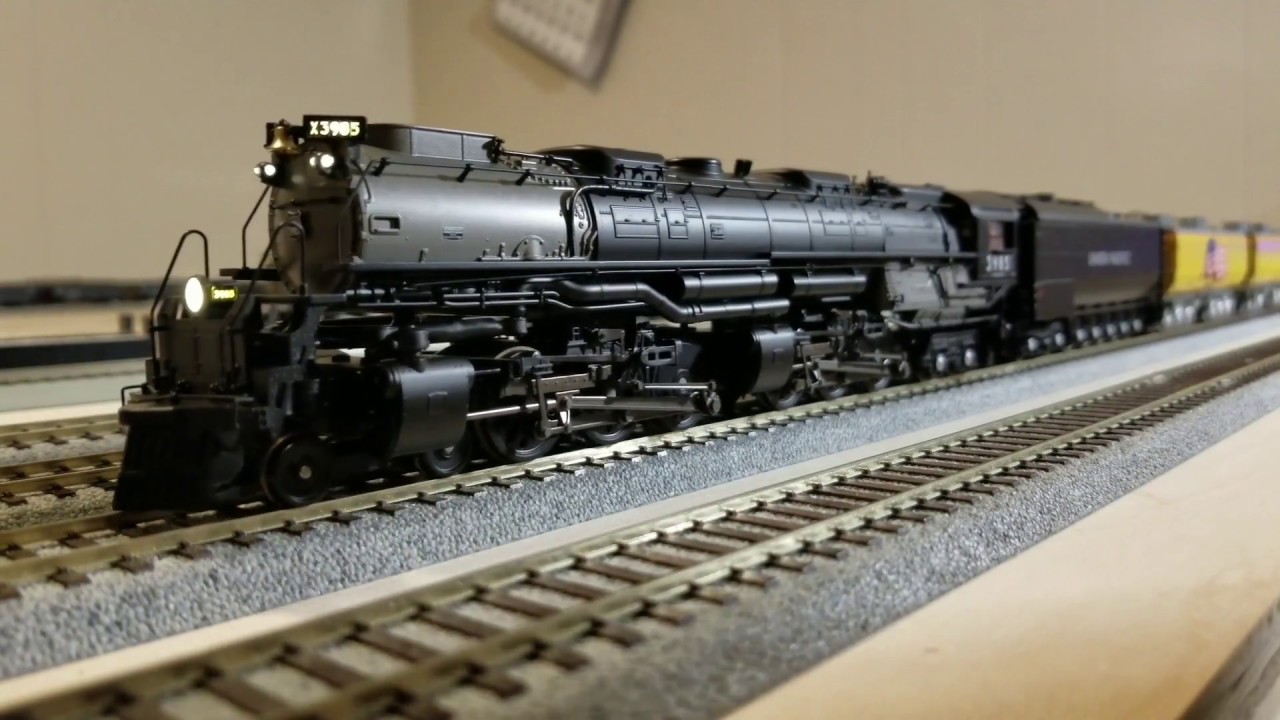 Broadway Limited Late Union Pacific Challenger #3985 Review - YouTube