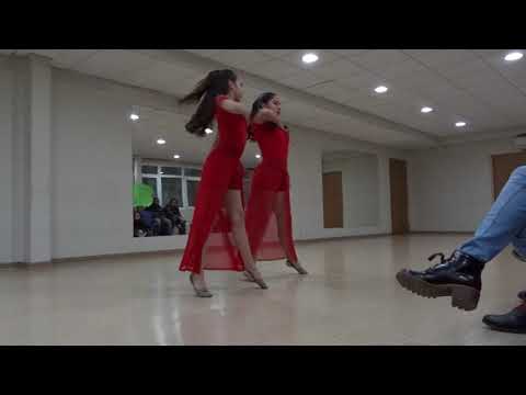 Examen expresión corporal 1°B// ESAM; Alejandra Rojas y Juliana Vera