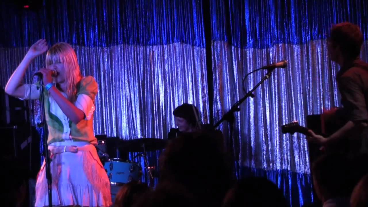 The Grates "Burn Bridges" LIVE September 19, 2009, (11/12) - YouTube