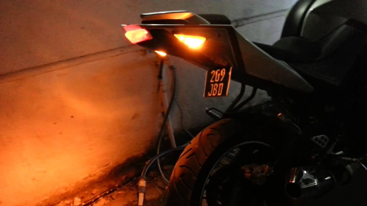 Zanella RZ 25 con bixenon y giros nuevos - YouTube