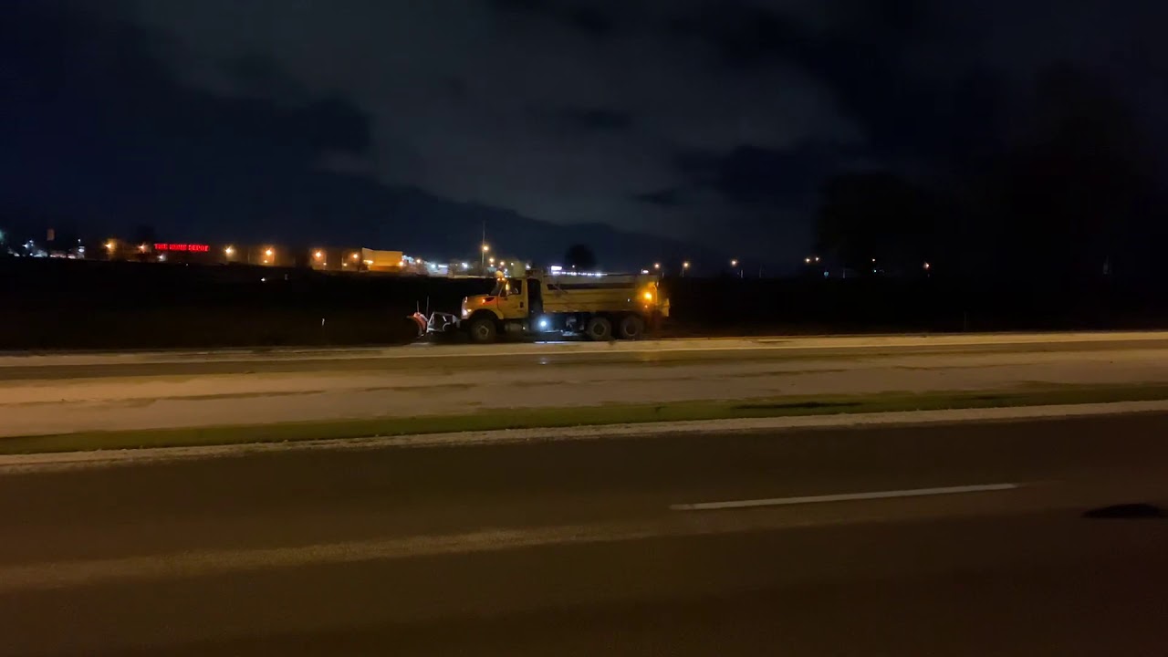 Salt/plow truck Springfield Greene County, Mo - YouTube