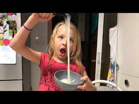 Make your own glow in the dark slime DIY van de Wibra