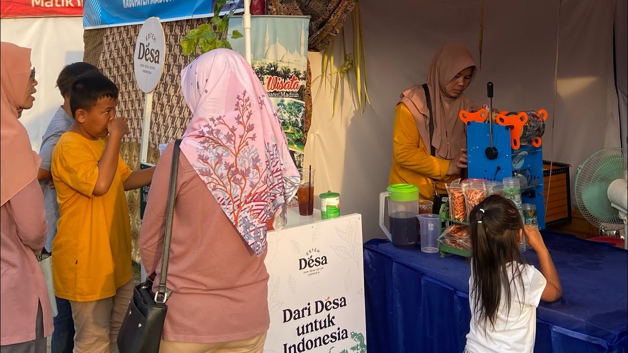 Persiapan jualan esteh desa di alun alun caruban acara hardiknas 🍻 ...