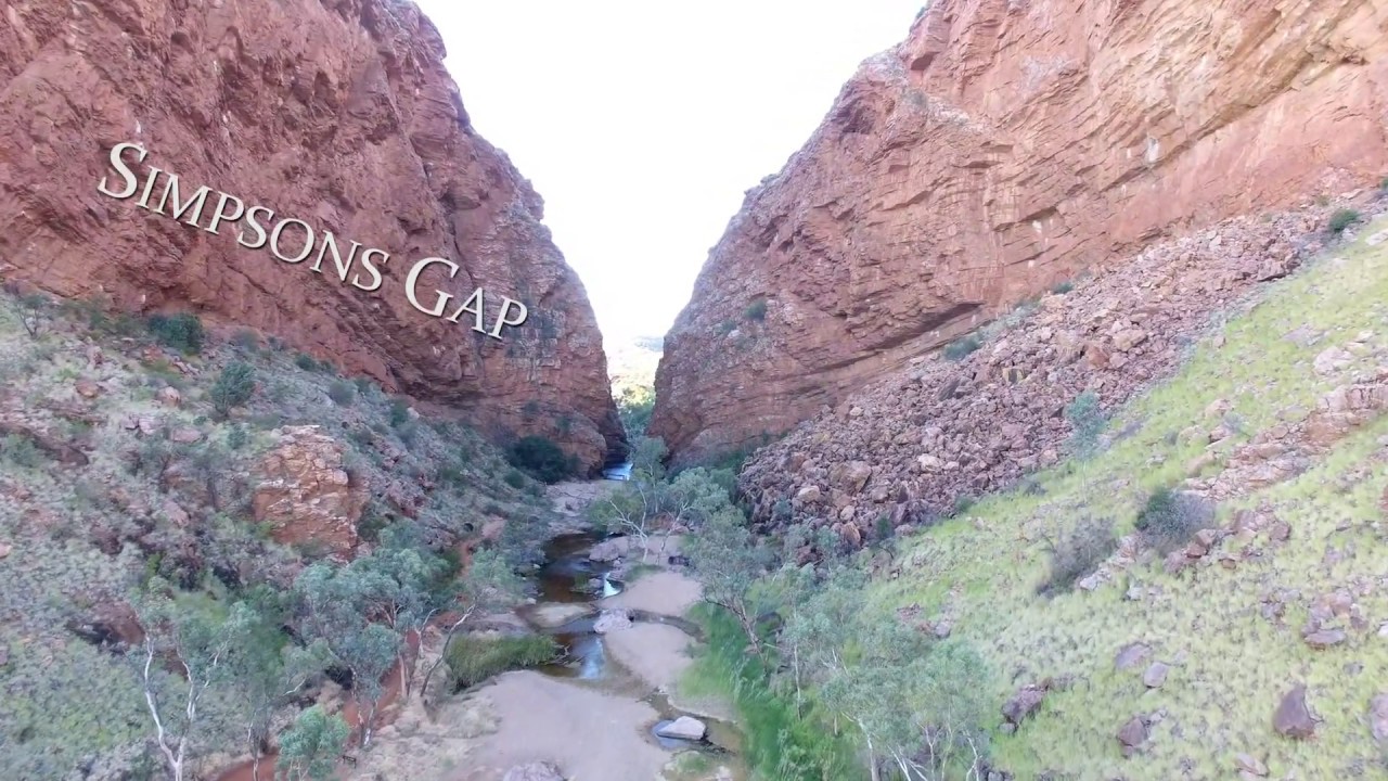The Beauty of Life in Simpsons Gap, Alice Springs, Australia - YouTube