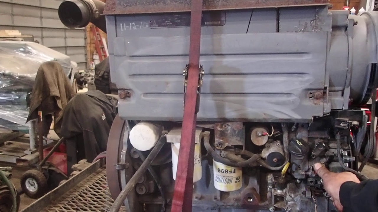 DEUTZ F4L2011 ENGINE - YouTube