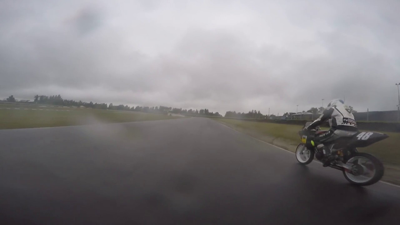 Ruapuna Speedway - Learning on a Suzuki RG 150 - Wet - YouTube