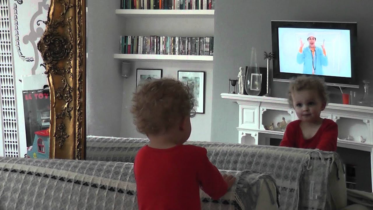 Benjamin Dancing to The Wiggles - YouTube