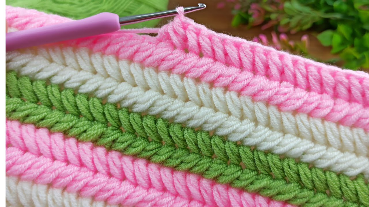 Amazing 💯 you will love this model very much. three color crochet ...