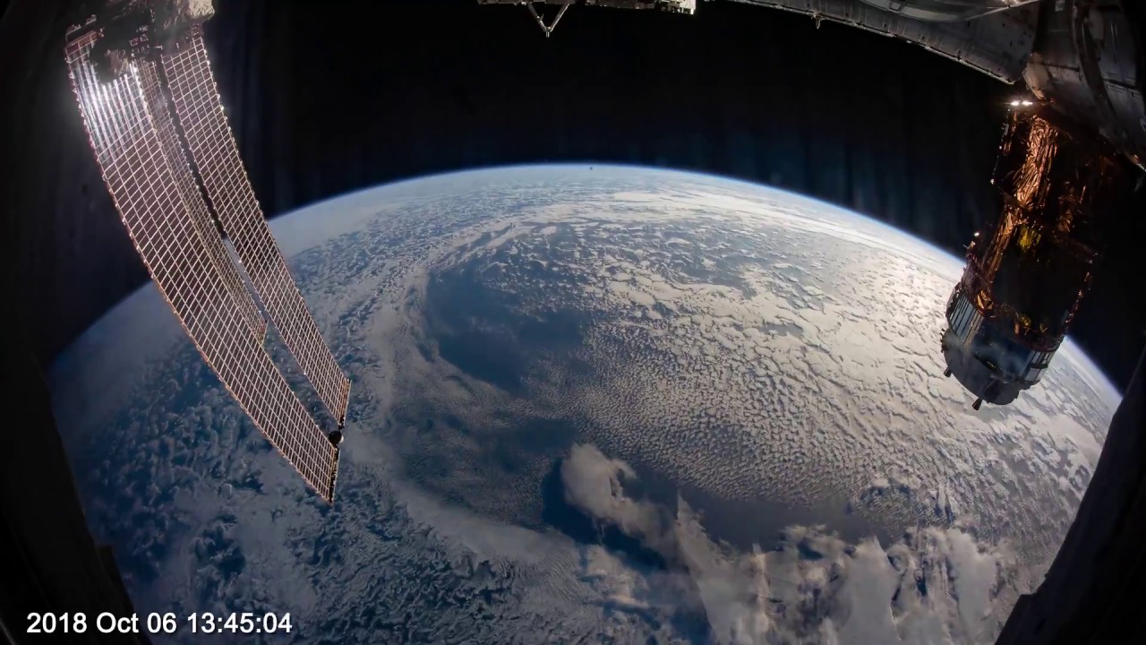 ISS Timelapse - Two Orbits (6 Ottobre 2018) - YouTube
