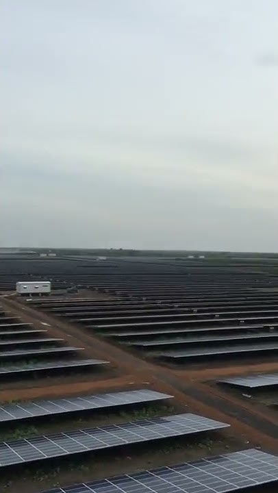 The World's Biggest Solar Power Plant - YouTube